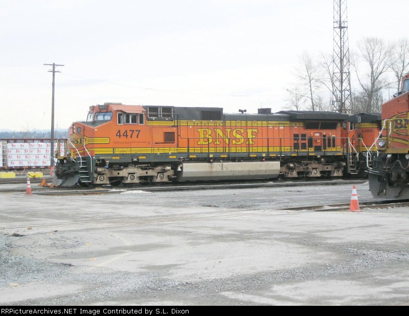 BNSF 4477 @ Delta Yard